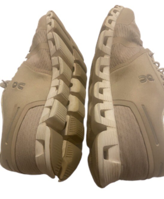 ON RUNNING CLOUD Women’s Sand/Mocha Running Sneakers..Size:8 | eBay