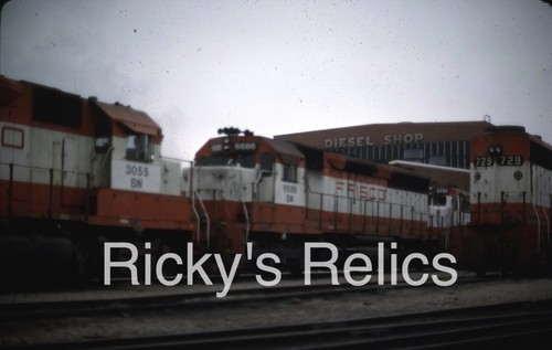 Original Slide SLSF/BN 6686 EMD SD45 SHOPS Frisco Springfield MO 1981 | eBay