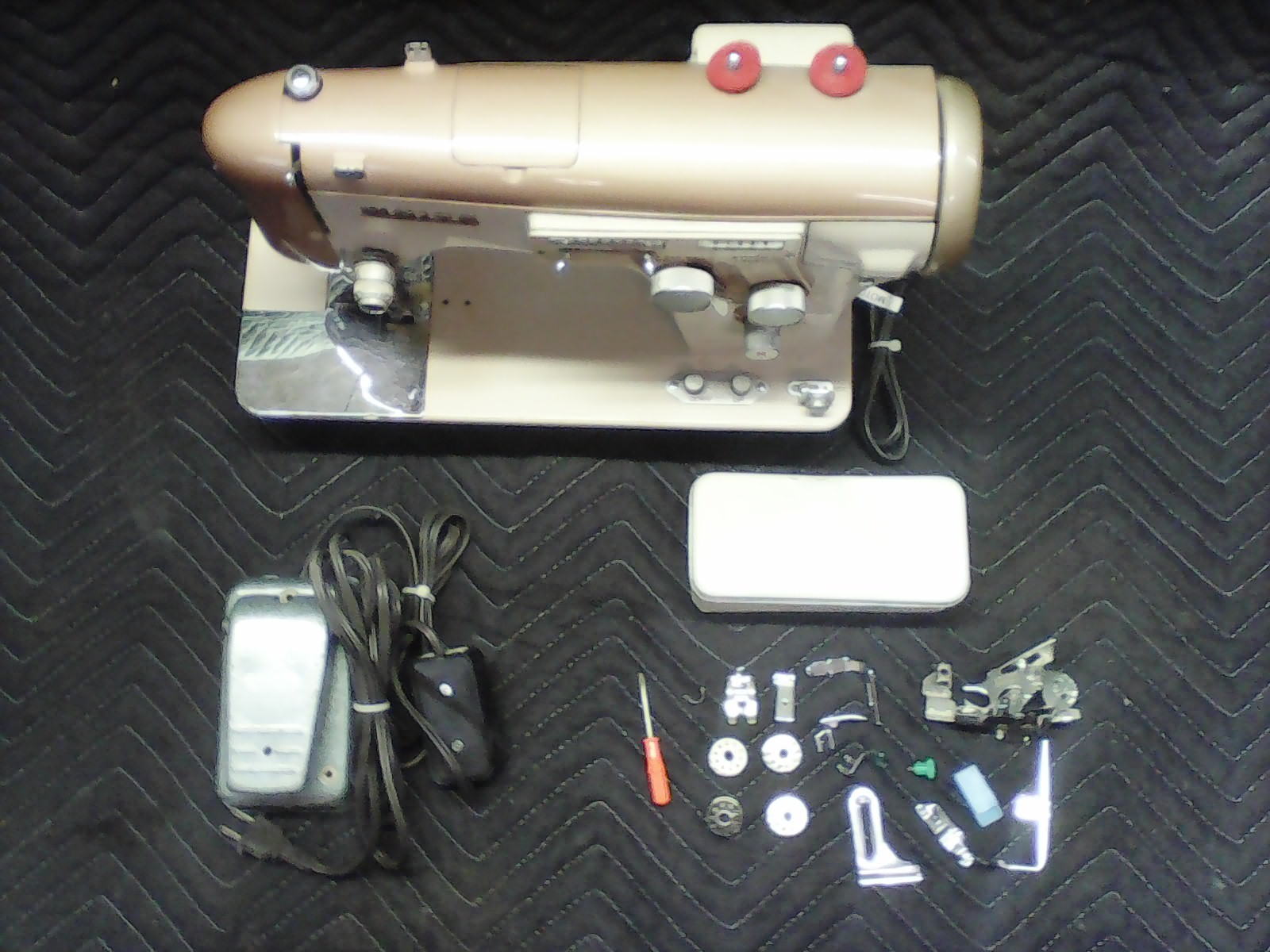 Vintage White sewing machine-gold color | eBay