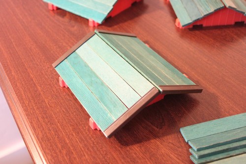 Lincoln Logs VINTAGE LOT 1 Roof 2 Notch with Wood Roof Slats END Caps ...