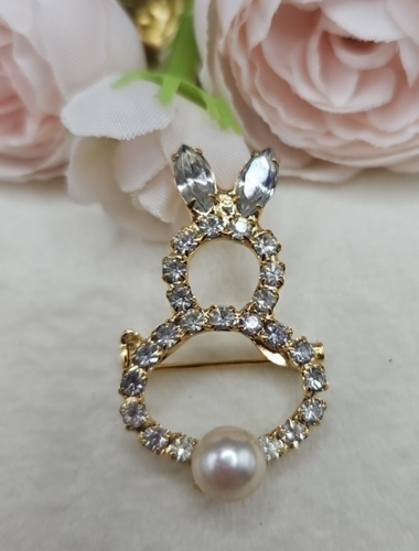 Vintage Rhinestone Encrusted Bunny Rabbit Pin Brooch Floral Rhinestone ...