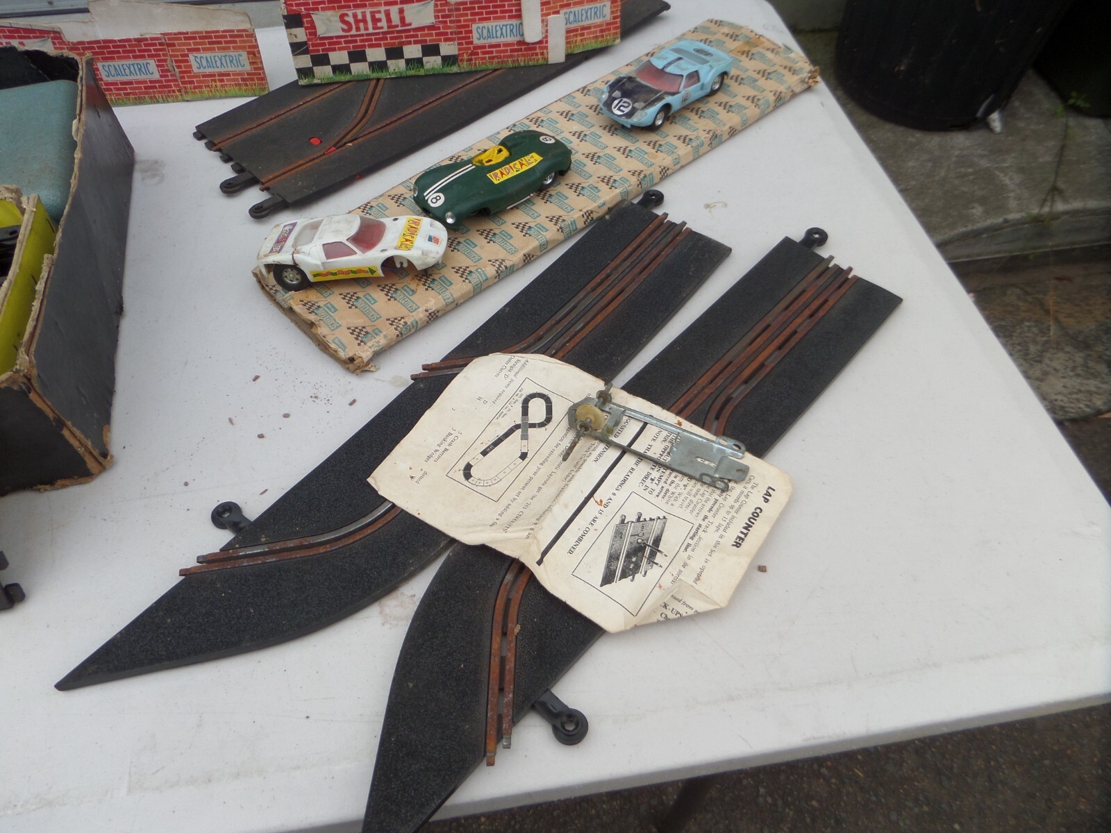 VINTAGE OLD 1960's SCALEXTRIC SLOT CAR SET FORD F40 & JAGUAR CARS SET ...