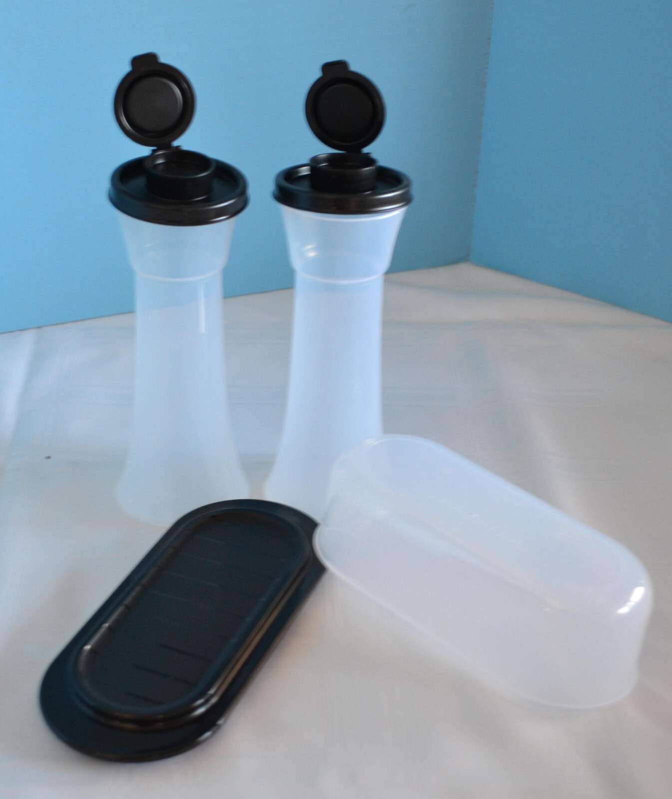 TUPPERWARE LARGE Hourglass SALT & PEPPER SHAKERS-Clear + NEW Formal ...