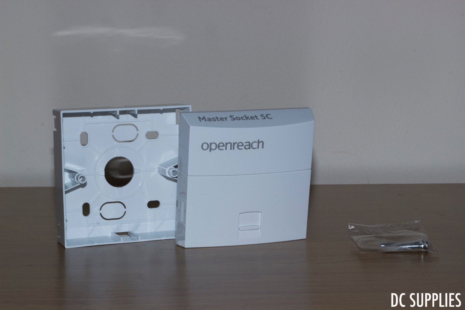 OpenReach BT Master Socket NTE5C MK2 + MK4 + Back Box NEW 2018 Screws ...