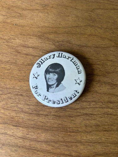Vintage "MARY HARTMAN FOR PRESIDENT" Pin/Button 1976-1977 | eBay