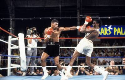 Frank Tate Lands A Punch To Michael Olajide OLD BOXING PHOTO 2 | eBay