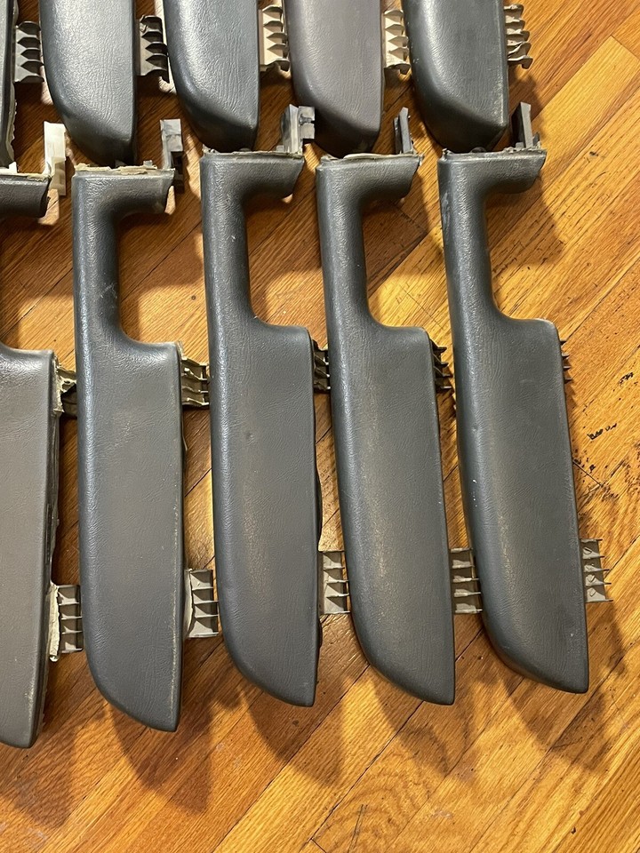1999-2006 Silverado Tahoe Suburban Right Passenger Armrest Arm Rest ...