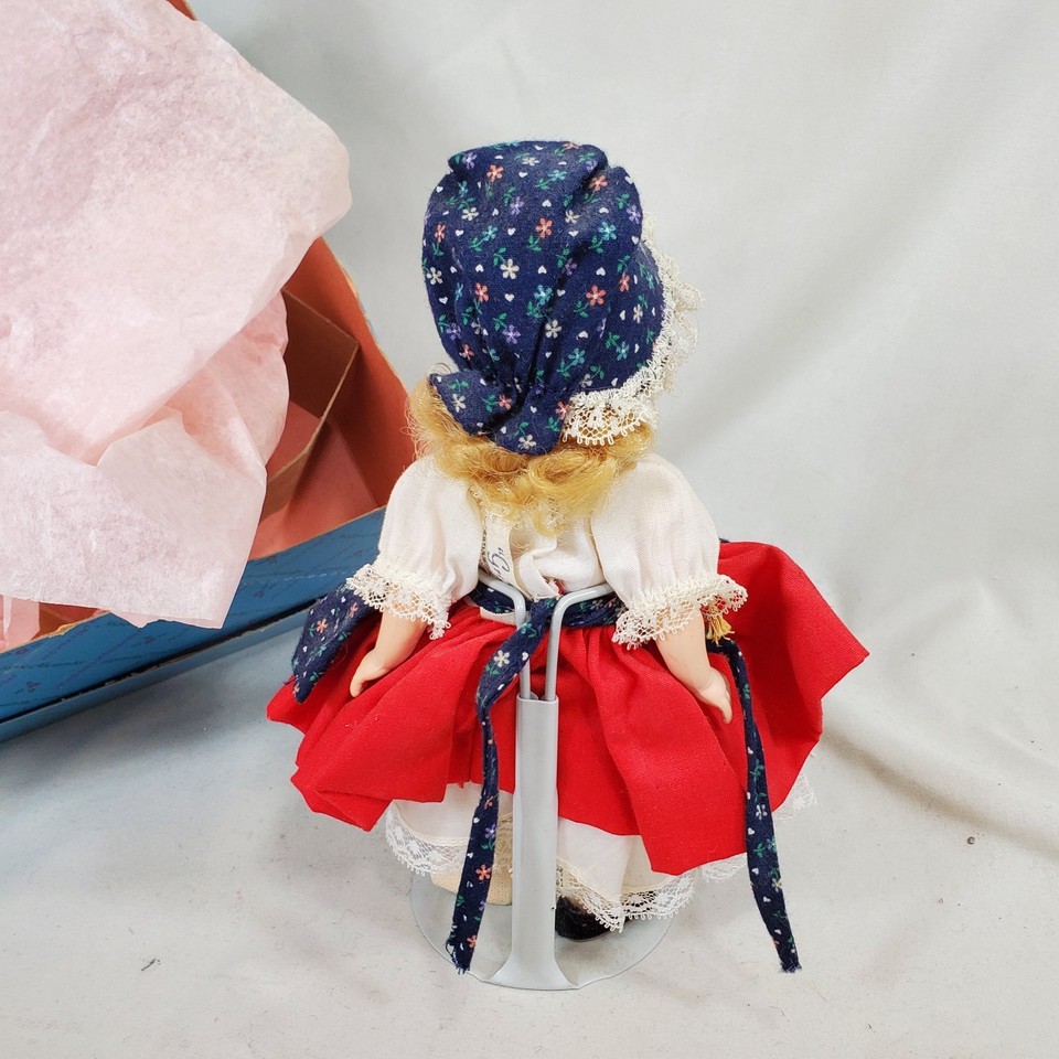 Madame Alexander * GRETEL * navy flower dress stand 8" #454 | eBay