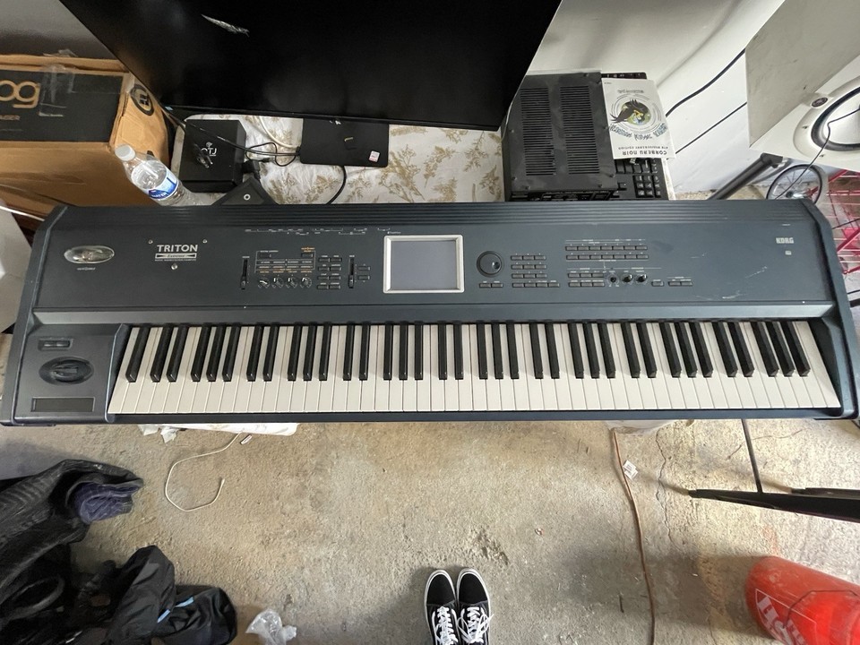 Korg Triton Extreme 88 Key Synthesizer with EXB- MOSS BOARD | eBay