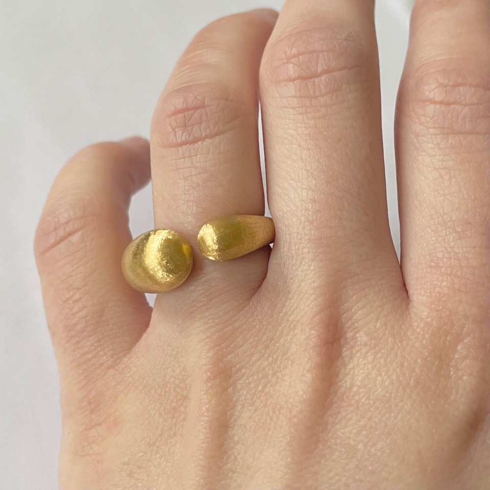 MARCO BICEGO Lucia Kissing Ring in 18K Yellow Gold Size 7 | eBay