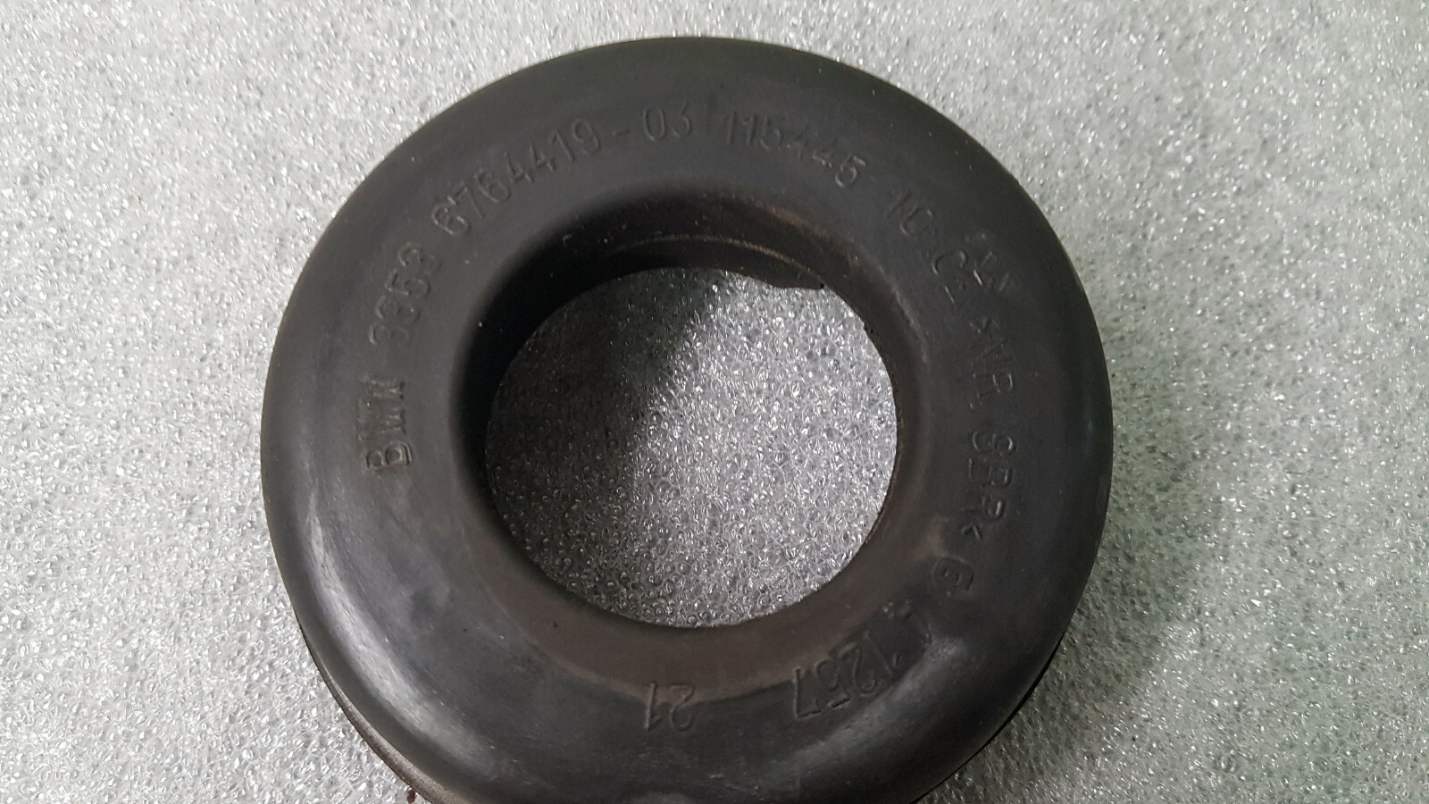 GENUINE USED BMW 3SER E90 E91 E92 F30 F31 REAR SPRING PAD UPPER ...