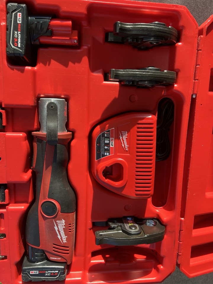 Milwaukee M12 FORCE LOGIC Press Tool Kit with Jaws - 2473-22/3.0-4.0 ...