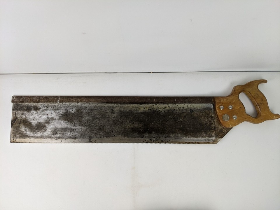 Lot of 4 Vintage Hand Saws Rustic Rusty Decor Disston Farmhouse Man ...