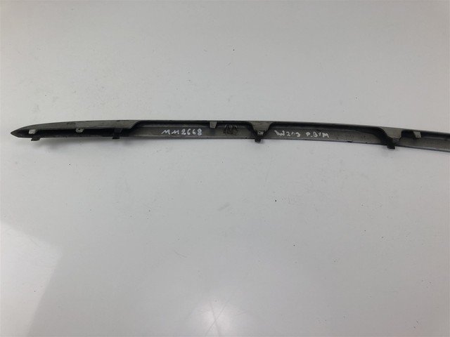 2005-2007 MERCEDES BENZ C280 Front Bumper Grille OEM A2038801005 for ...