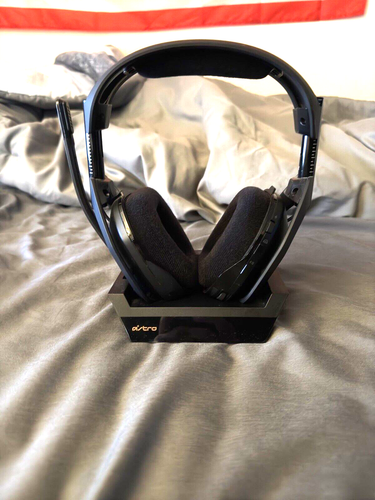 ASTRO A50 Wireless Gaming Headset + Base Station (Xbox & PC Compatible ...