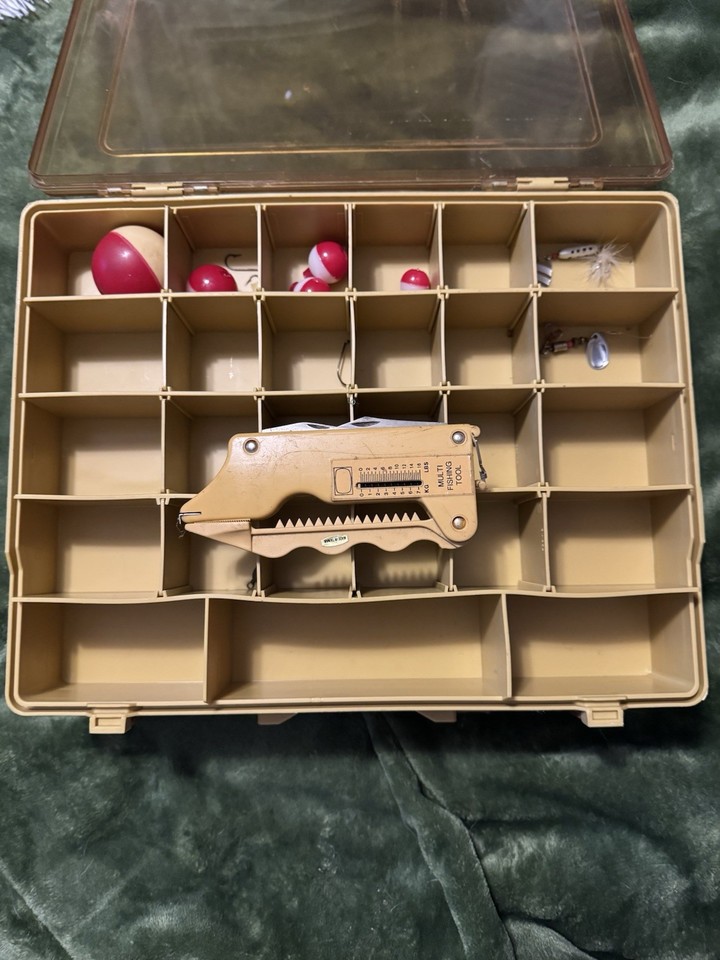 Plano 1152 Magnum a popular vintage, double-sided plastic tackle box ...