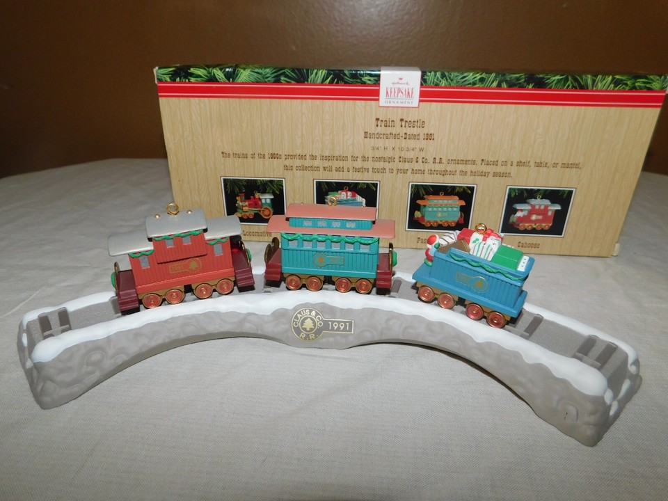 1 Hallmark Train Trestle Display Stand & 3 Ornaments in Claus & Co. RR ...