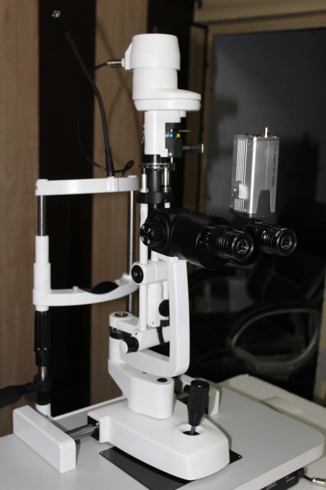 Slit Lamp Haag Streit Type 5 Step & Applanation Tonometer | eBay