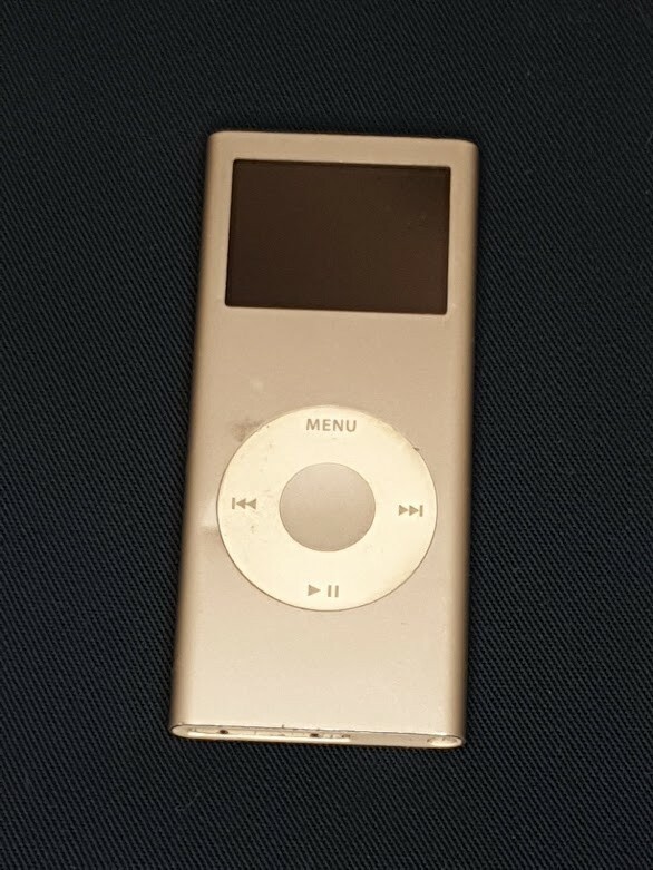 Apple iPod Nano (2nd Generation) Model A1199 2-GB Silver MA477 HwVr ...