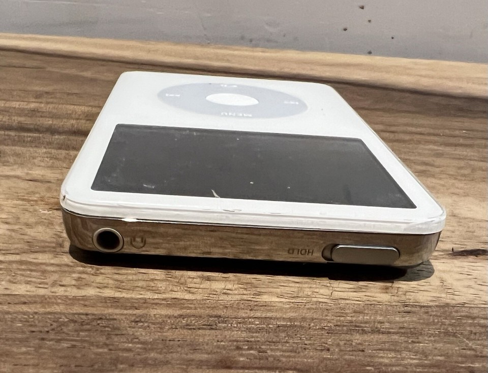 Apple iPod A1136 White 30GB Classic 5th Generation - Tested | eBay