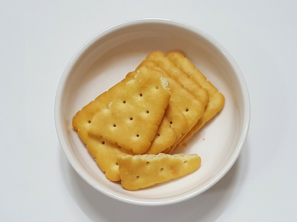 Korean Snack HAITAI ACE 121g Crispy and Delicious Good Snack Cracker ...