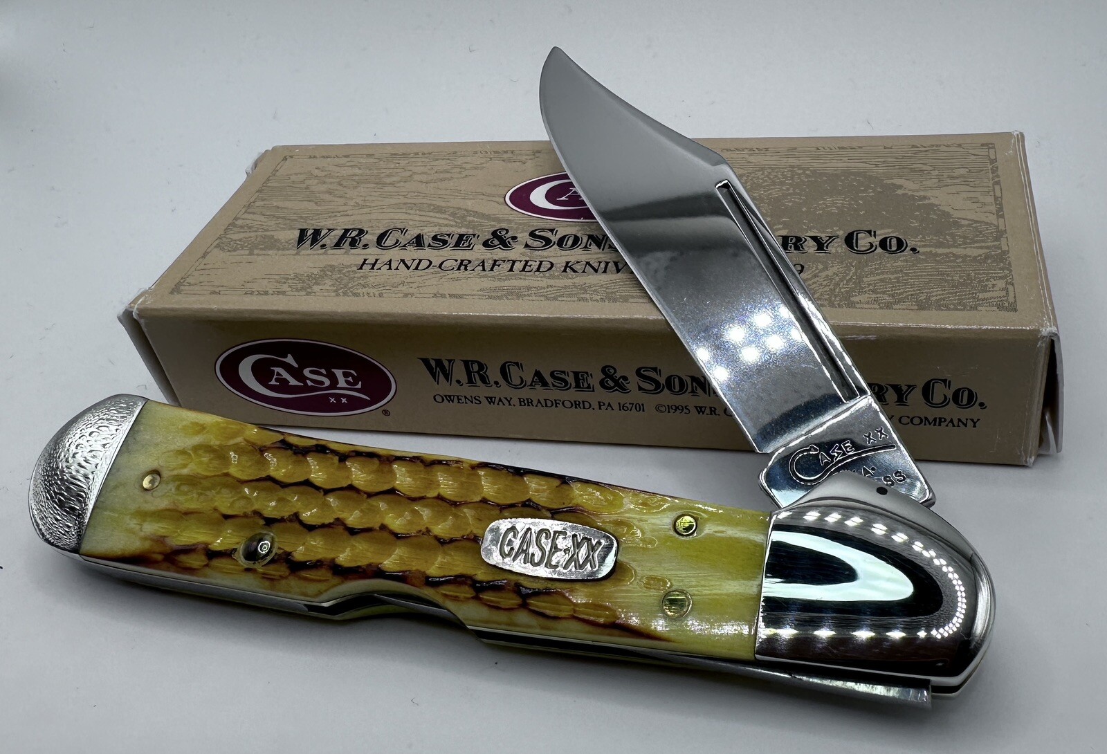 1998 Case XX USA 2 Dot Jigged Yellow Bone Snake Skin Copperlock Knife ...