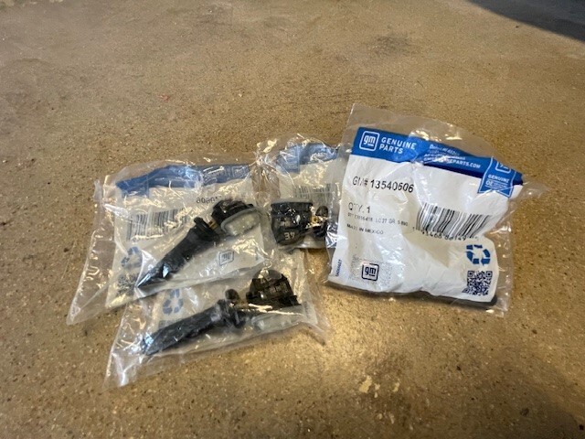 (1) Complete Set of 4 Genuine OEM GM Tire Pressure Sensors #13540606 | eBay