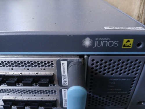 Juniper Networks QFX10008- 8 Slot Chassis - 2xQFX-RE/6xQFX-PWR-AC/2xFan ...