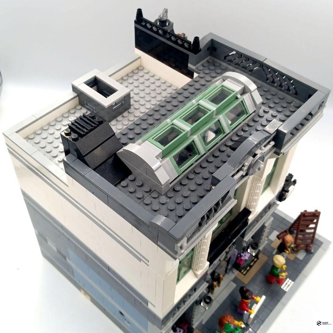 LEGO Creator Expert Modular Buildings Brick Bank 10251 In 2016 Used ...