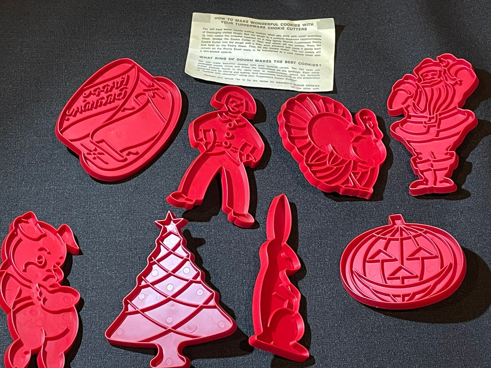 Vintage Tupperware Cookie Cutter set of 8 Santa Holiday Turkey Bunny ...