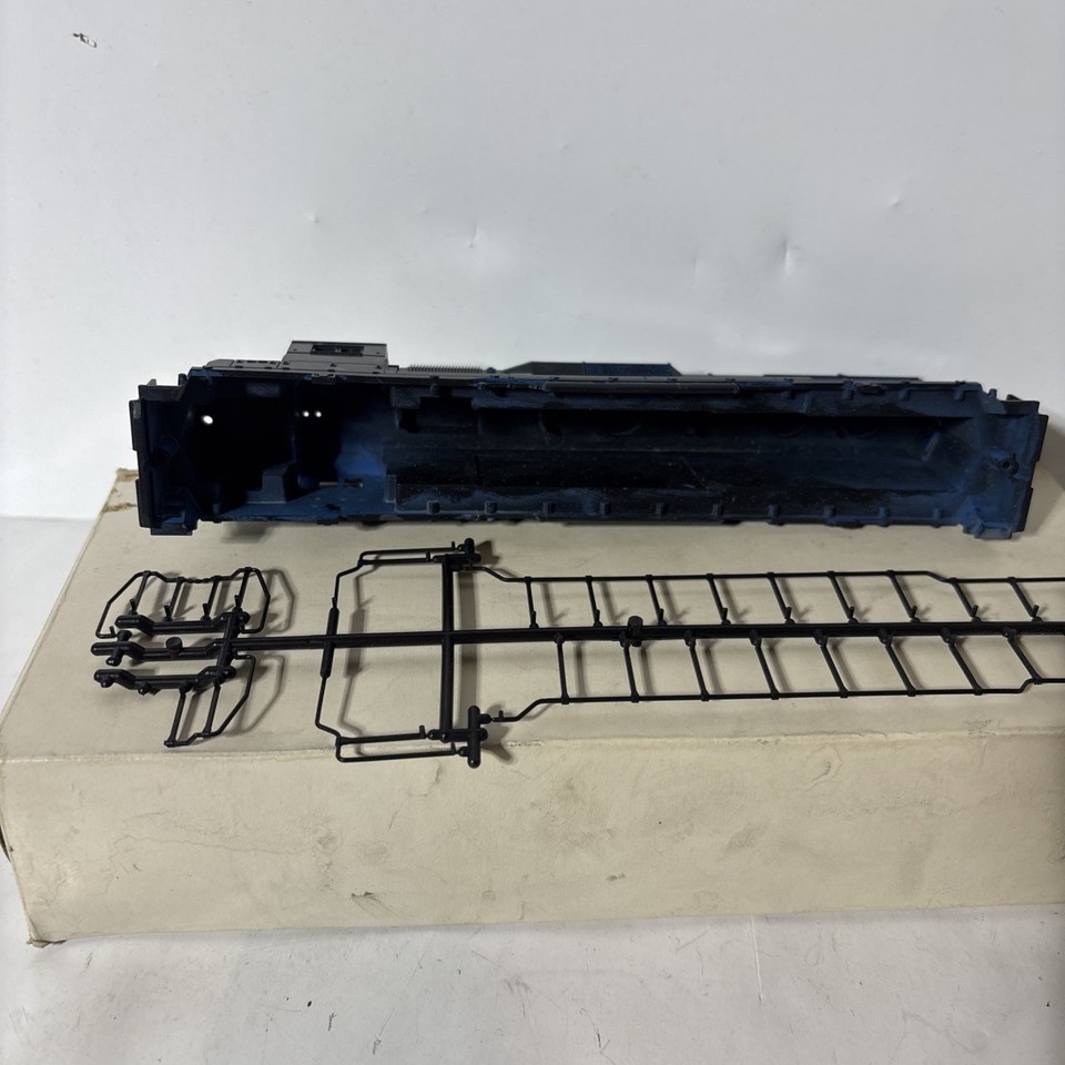 HO scale GP38 undecorated black body train Engine shell, Austria | eBay