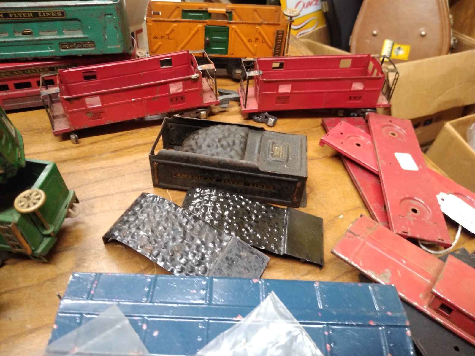 Vtg HUGE American Flyer Train Car Parts Lot Pre War Freight Tanker ...