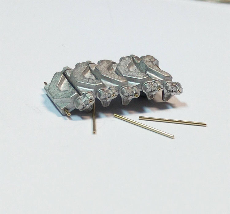 R-Model CQ35175J 1/35 Metal Track and Metal Track Pin For WWII U S ...