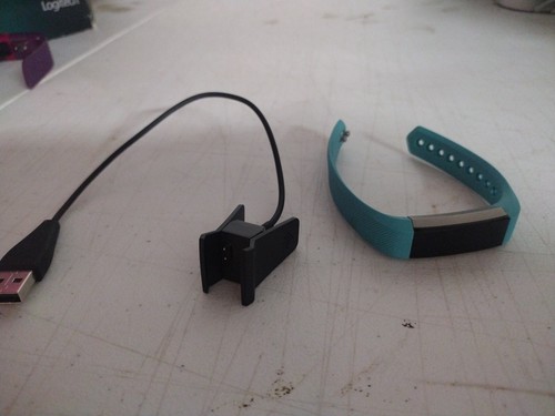 Fitbit ALTA FB406 Activity Tracker Wearable Tech teal Very Good Y126 | eBay