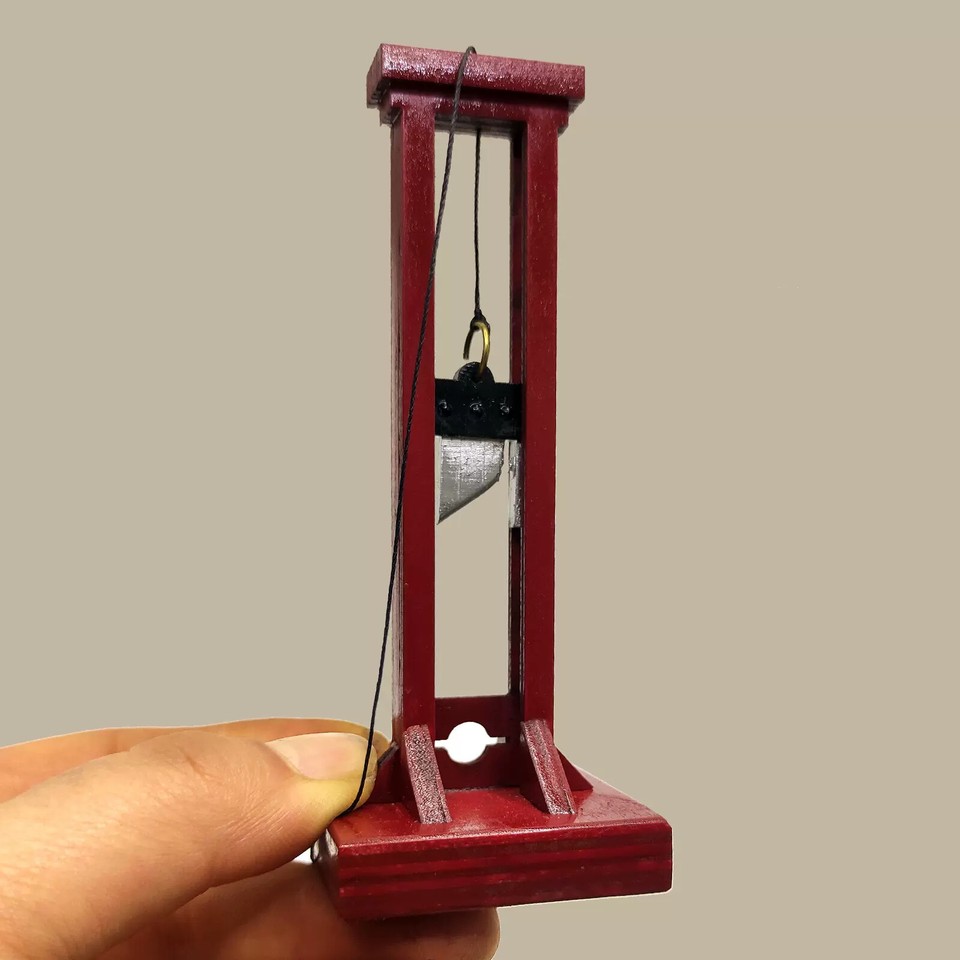 1/12 mini Wooden guillotine Model Soldier Scene DIY Prop scene Gift | eBay