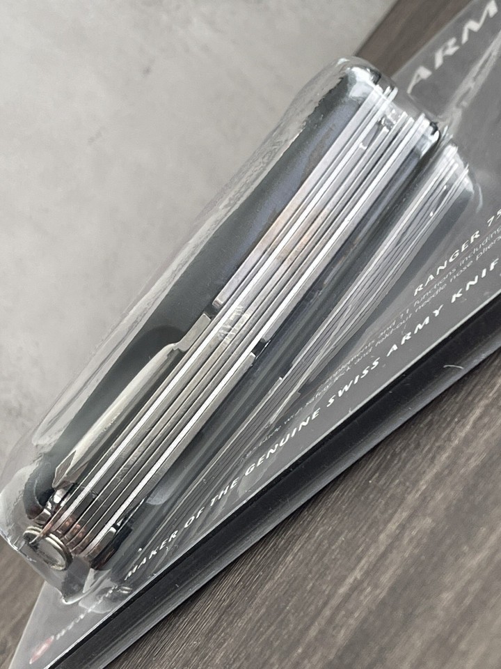 Wenger Ranger 75 Handyman Evolution Swiss Army Knife with Pliers ...