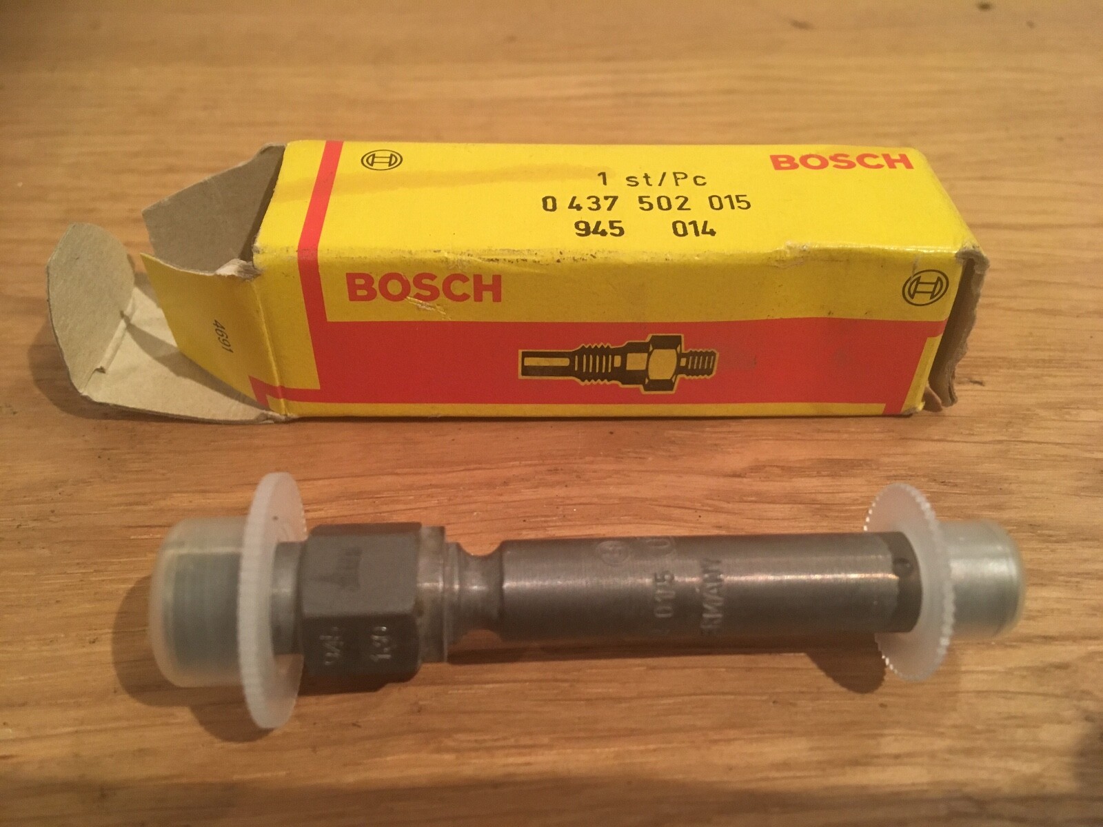 VW Scirocco/ Jetta Volvo 740 Ford Escort - BOSCH Petrol Injector 0437 ...