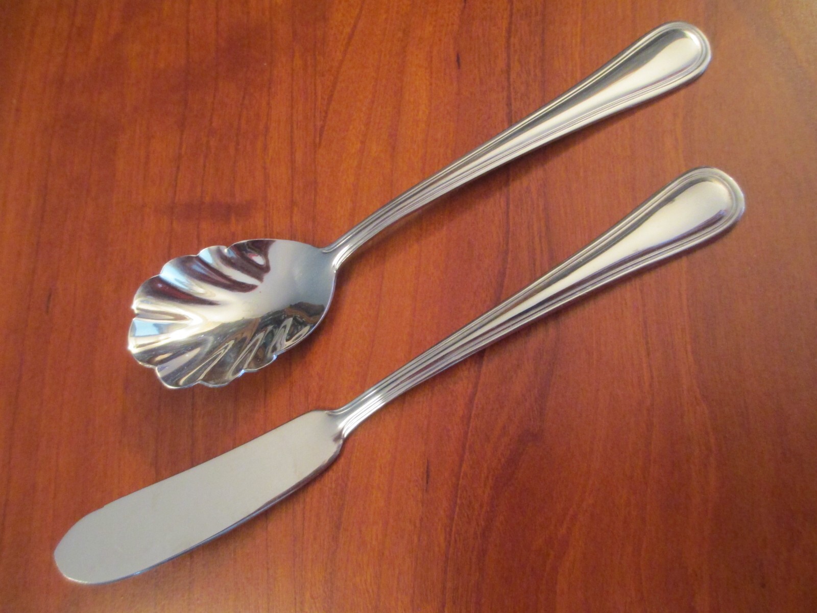 Butter knife, sugar relish spoon Oneida Tress Hollis 90-192 stainless ...