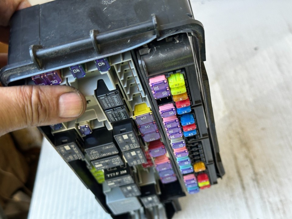 2016 - 2019 Ford Explorer Fuse Box Relay Control Module FU5T-13B224-AD ...