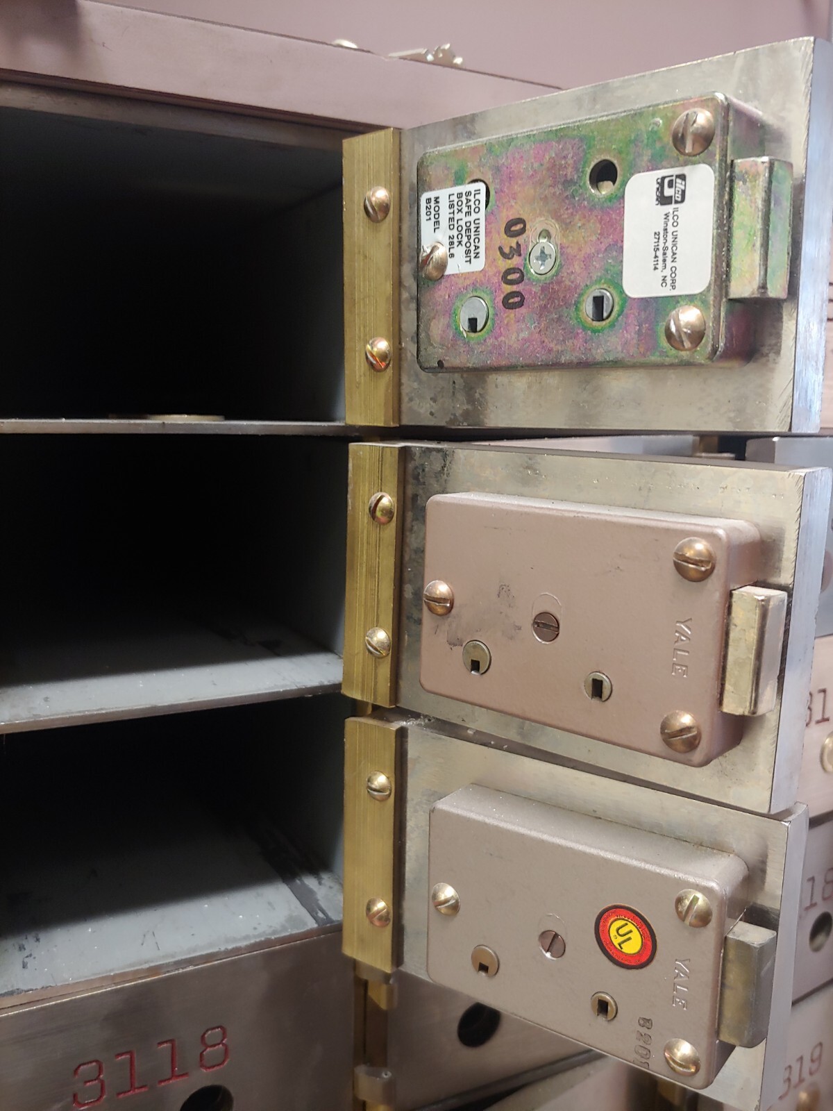 Vintage Yale Safety Deposit Vault Door With Lock, Hinge & Renters key ...