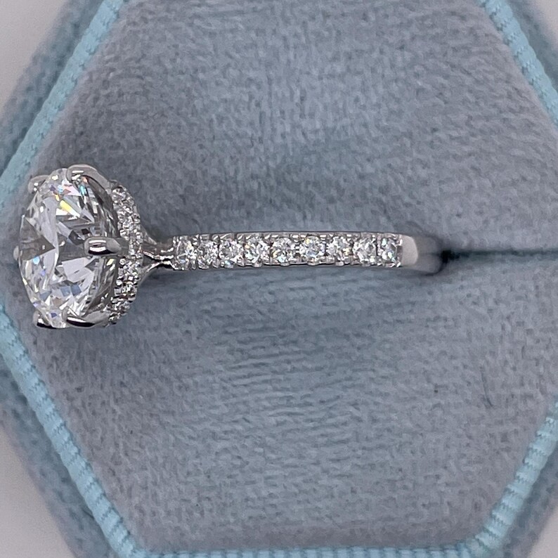 3.90 TCW Classico Bianco Laboratrio Grown Diamante Fidanzamento Ring IN ...