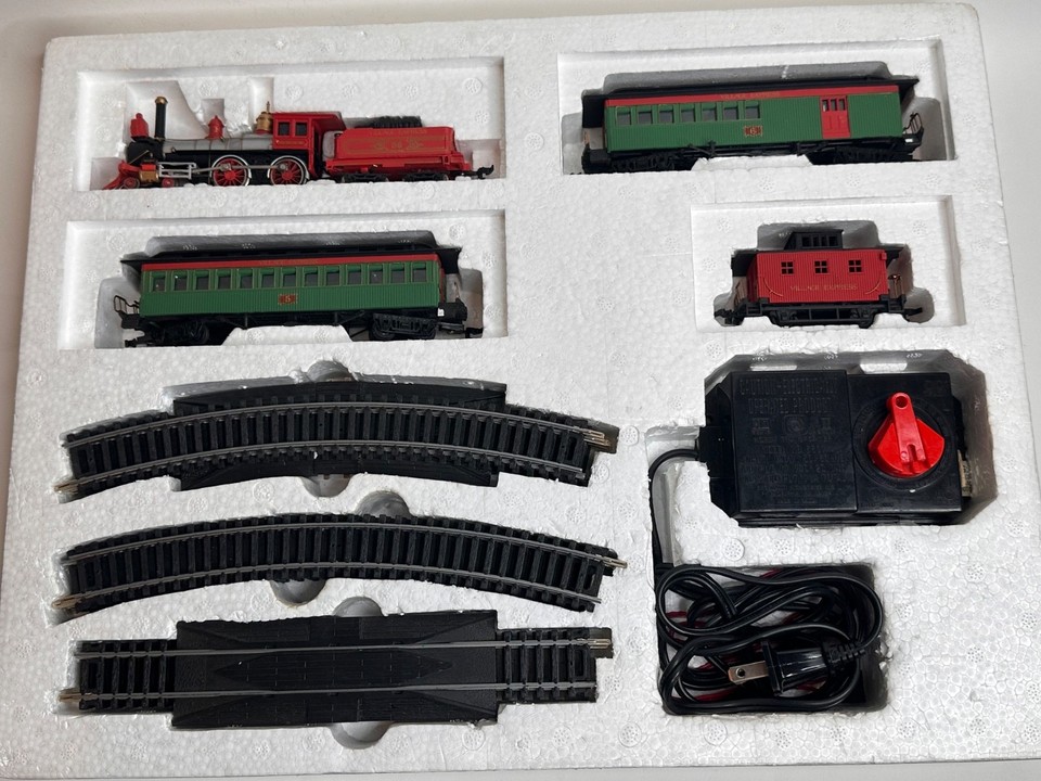 Department 56 - Bachmann Heritage Village Express - HO Scale Electric ...