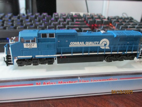 N Scale Atlas #40002699 Dash 8-40CW Locomotive NS (Conrail Patch) #8417 ...