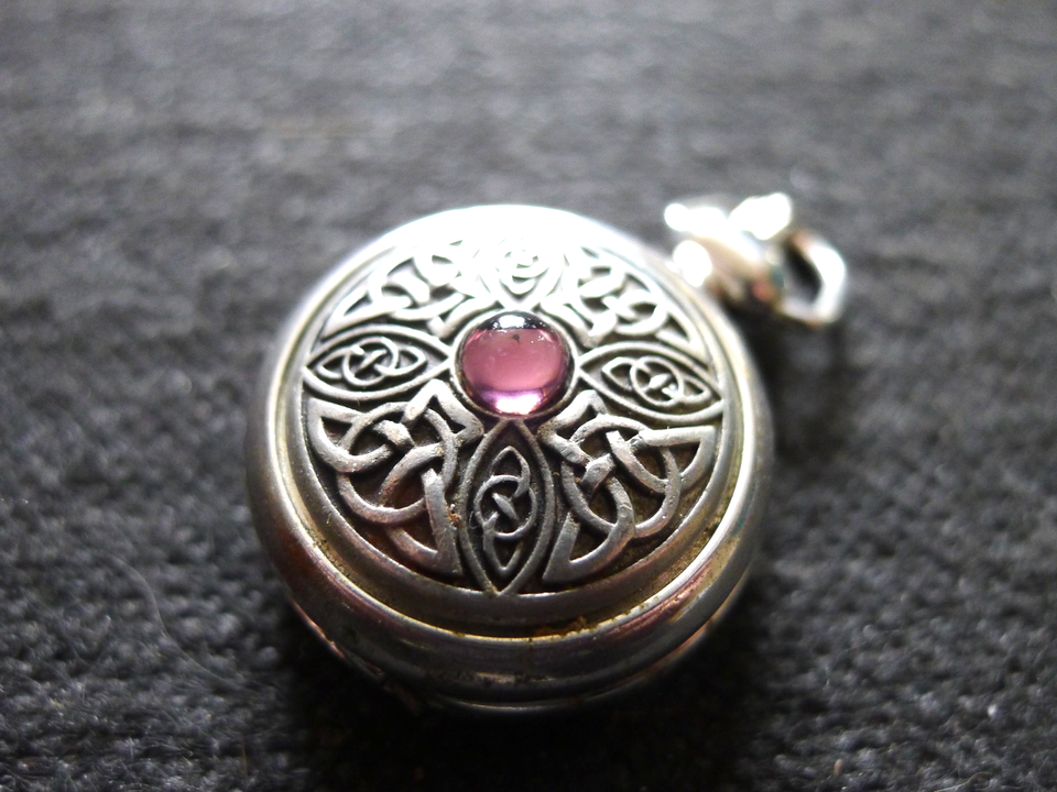 A.E, Williams Petite Chromed Hunter Qtz Pocket Watch.... 30mm wide ...