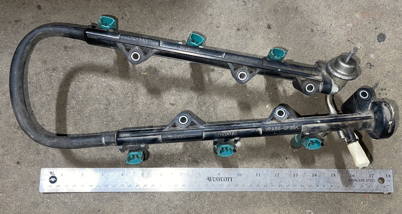 OE Toyota Fuel Injectors, Rail, and Regulator 2328031010 | eBay