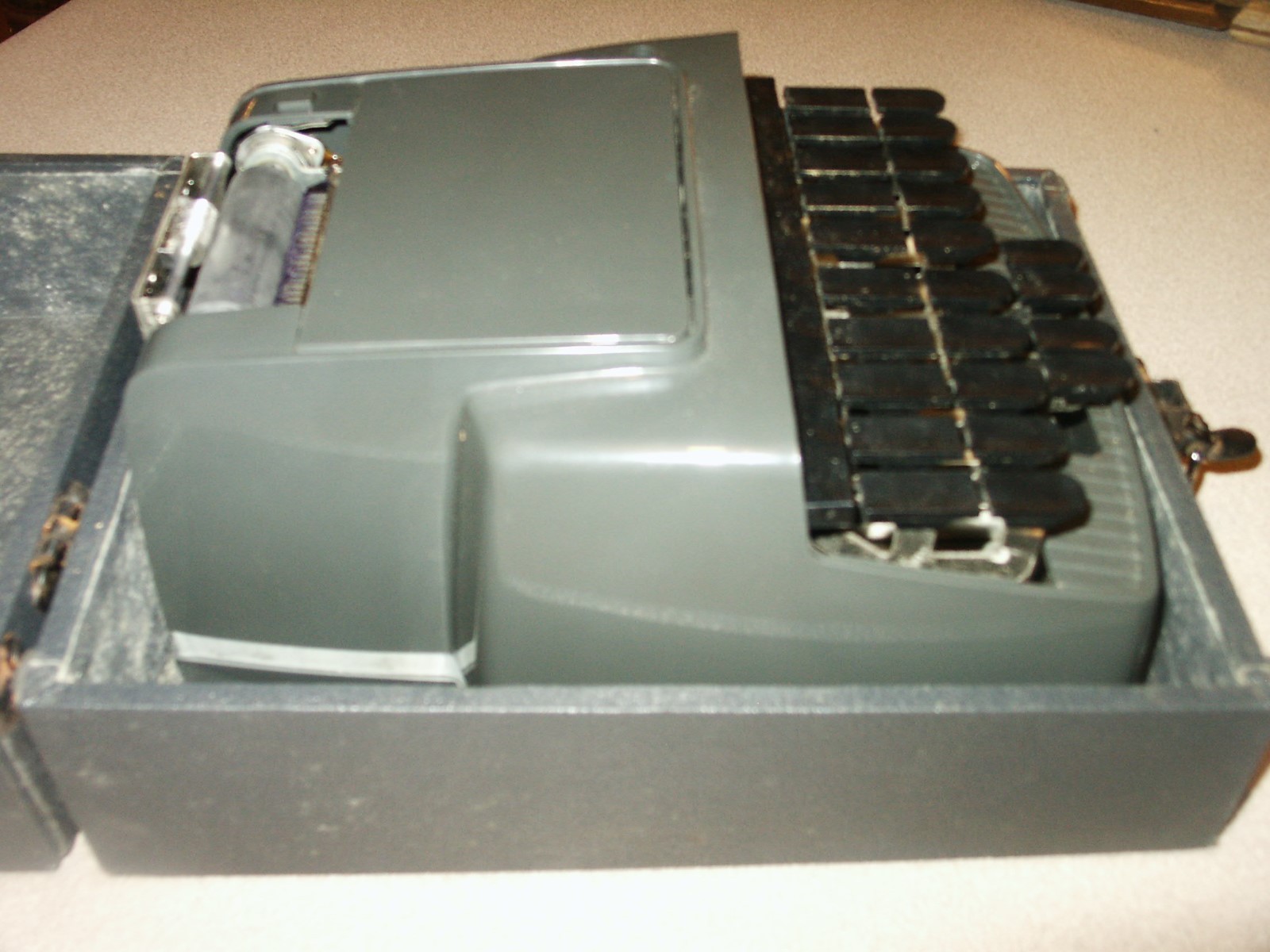 VINTAGE STENOGRAPH MACHINE REPORTER MODEL WITH HARD CASE MADE IN THE ...
