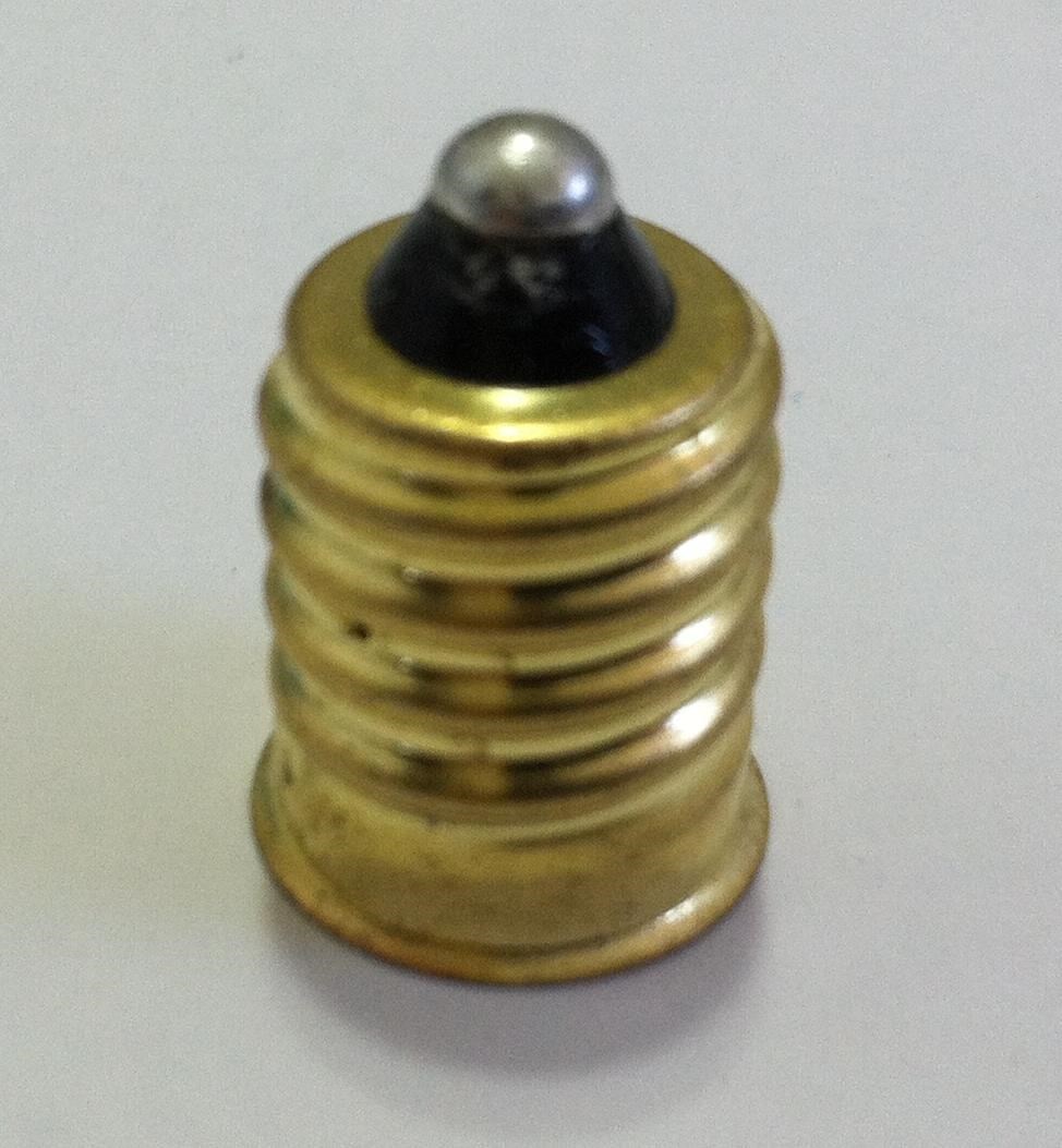 EUROPEAN E14 BASE TO CANDELABRA E12 BASE SOCKET ADAPTER REDUCER (E310 ...