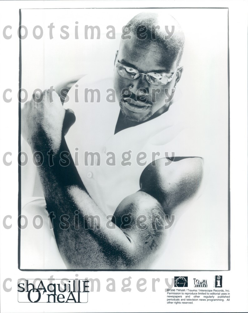 1996 Basketball Star Rapper Shaquille O'Neal Flexing Bicep Press Photo ...