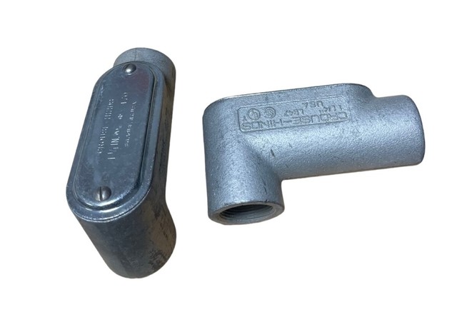 Crouse-Hinds Condulet LB47 Conduit Outlet Body 1 1/4" Hub Size With ...
