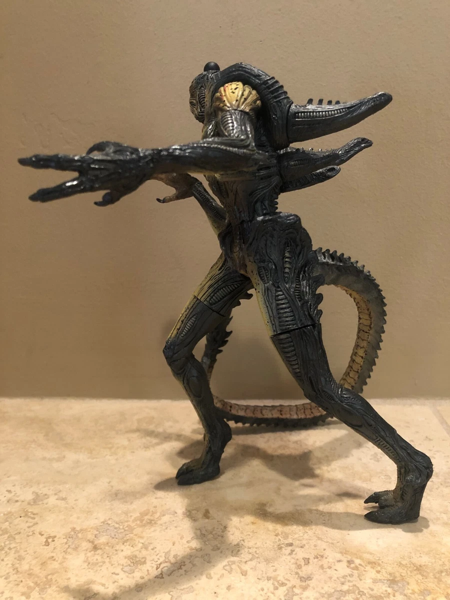 Alien Predator Hybrid Queen